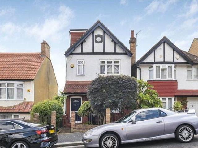 3 Bedroom Detached House For Sale In London