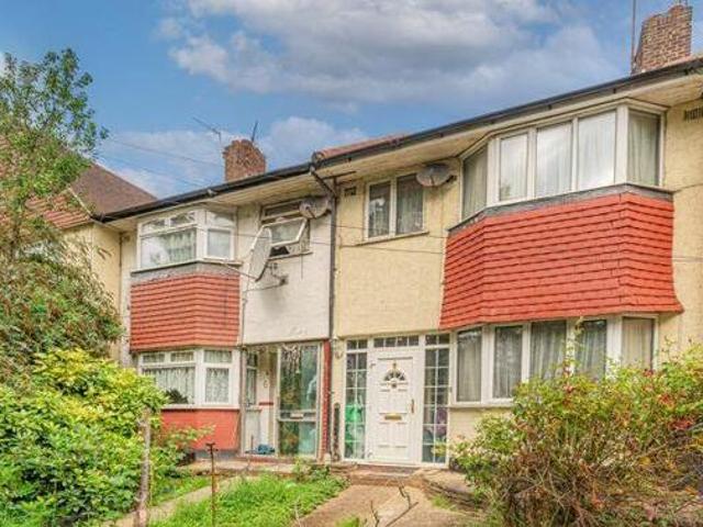 3 Bedroom Detached House For Sale In London
