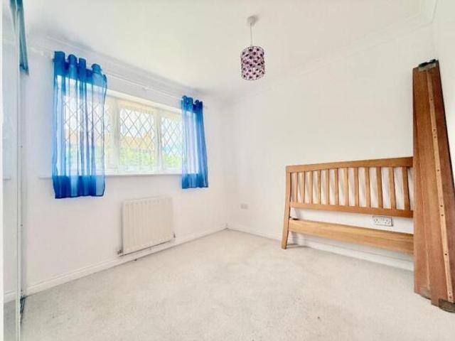 3 bedroom detached house for sale in Launton Close, Luton, LU3