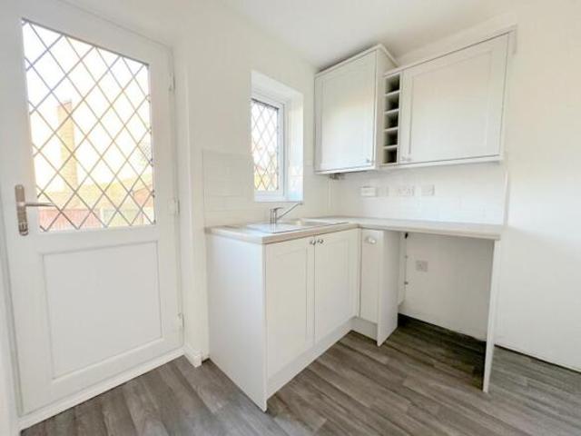 3 bedroom detached house for sale in Launton Close, Luton, LU3