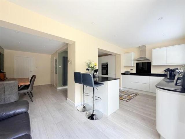 3 bedroom detached house for sale in Lavenham Road, Ipswich, IP2
