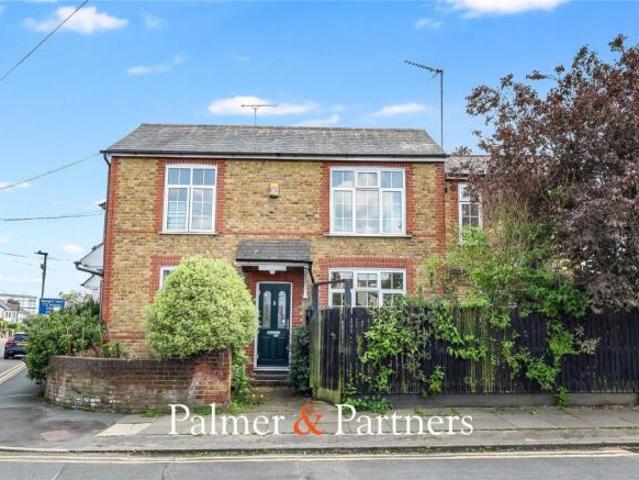 3 bedroom detached house for sale in Lady Lane, Old Moulsham, Chelmsford, Essex, CM2