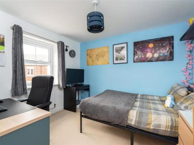 3 bedroom detached house for sale in Lambert Court, Newport Pagnell, Buckinghamshire, MK16