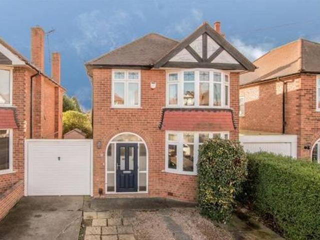 3 bedroom detached house for sale in Lamorna Grove Wilford Nottingham NG11