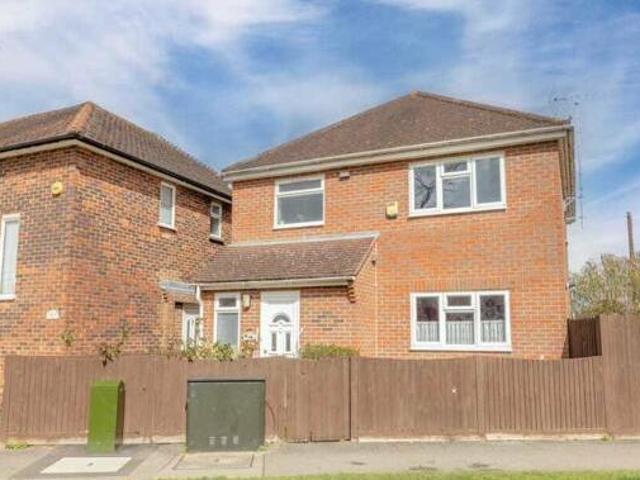 3 Bedroom Detached House For Sale In Langley