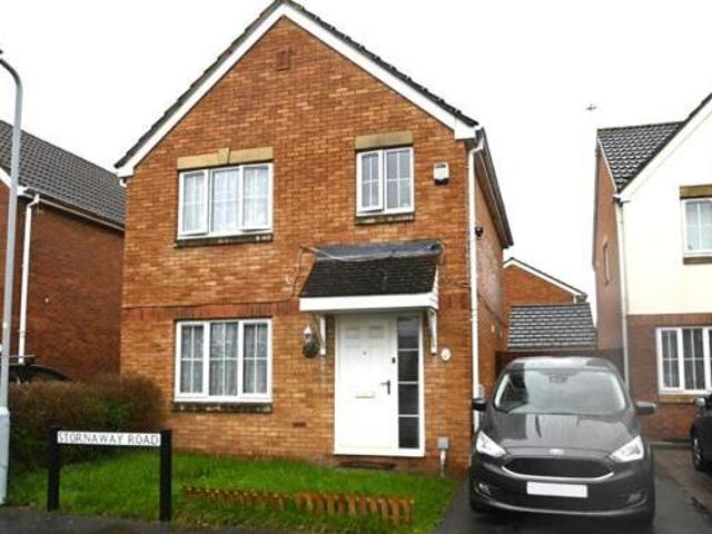 3 Bedroom Detached House For Sale In Langley, Berkshire