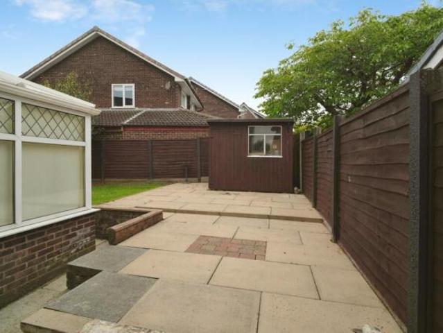 3 bedroom detached house for sale in Landedmans, Westhoughton, Bolton, BL5