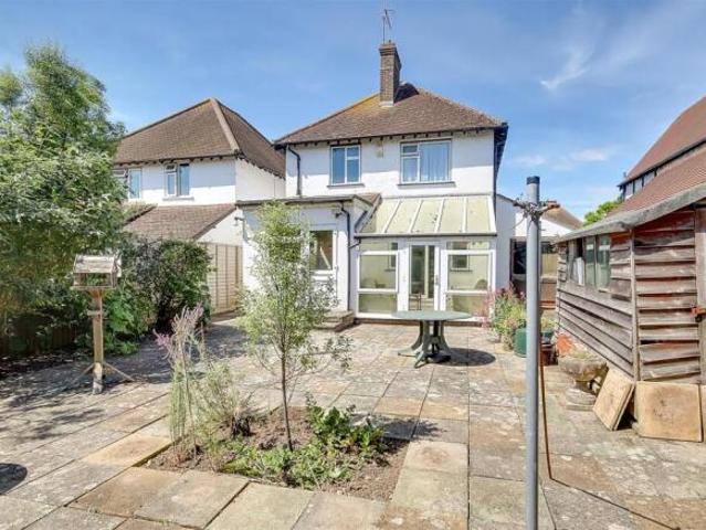 3 bedroom detached house for sale in Lansdowne Close, West Worthing, BN11