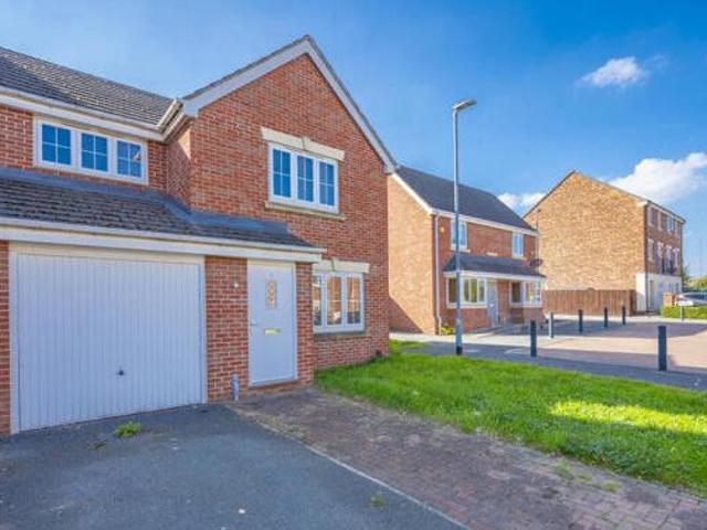 3 Bedroom Detached House For Sale In Leeds