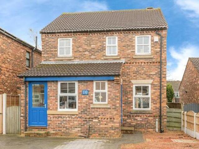 3 Bedroom Detached House For Sale In Leeds