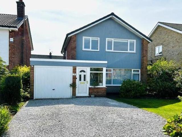 3 Bedroom Detached House For Sale In Leeds