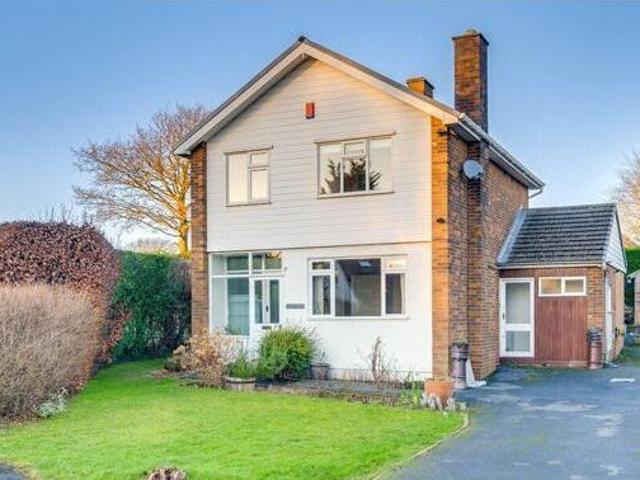 3 Bedroom Detached House For Sale In Leeds, West Yorkshire