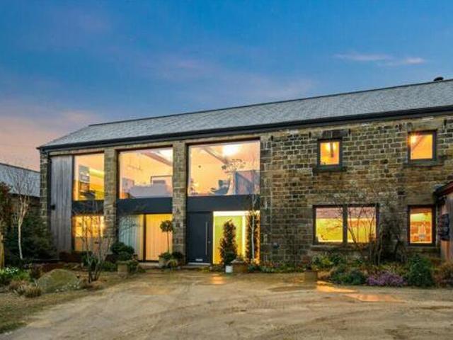 3 Bedroom Detached House For Sale In Leeds, West Yorkshire