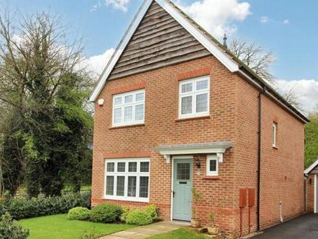 3 Bedroom Detached House For Sale In Leeds, West Yorkshire