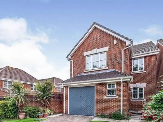 3 bedroom detached house for sale in Leigh Road Wainscott Rochester Kent ME3 ME3
