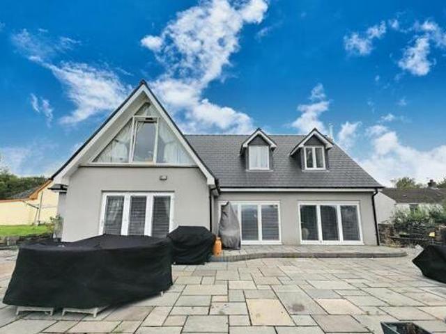 3 Bedroom Detached House For Sale In Little Row