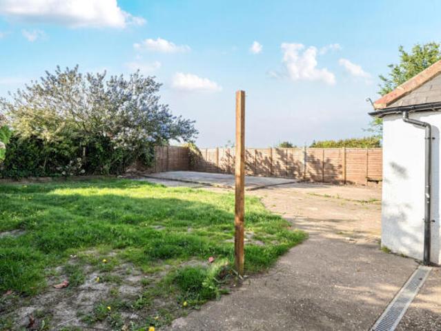3 bedroom semi detached house for sale in Little Woodcote Estate, Woodmansterne Lane, Wallington, SM6