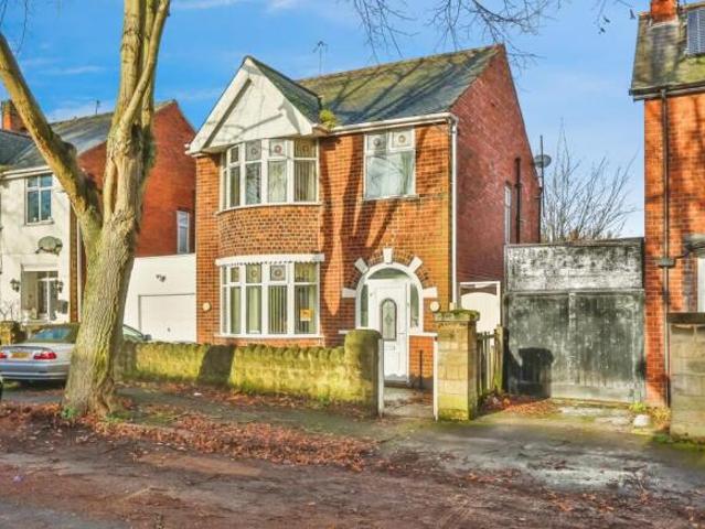 3 bedroom detached house for sale in Lime Tree Avenue, NOTTINGHAM, Nottinghamshire, NG8