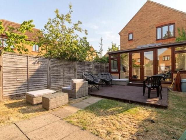 3 bedroom detached house for sale in Linceslade Grove, Loughton, MK5