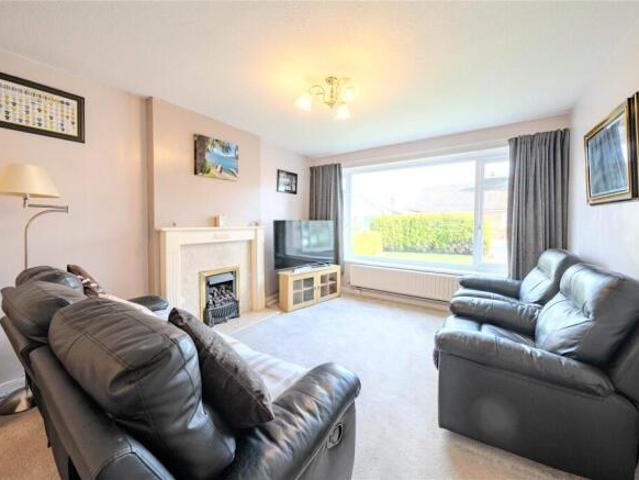 3 bedroom detached house for sale in Linton Road, Leeds, LS17