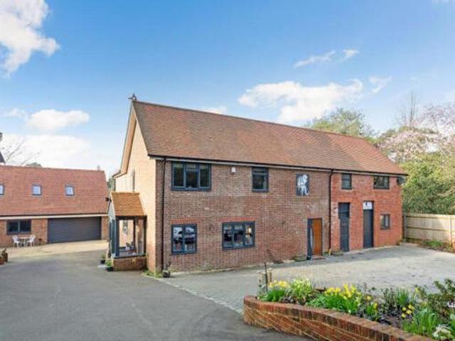 3 Bedroom Detached House For Sale In Liss
