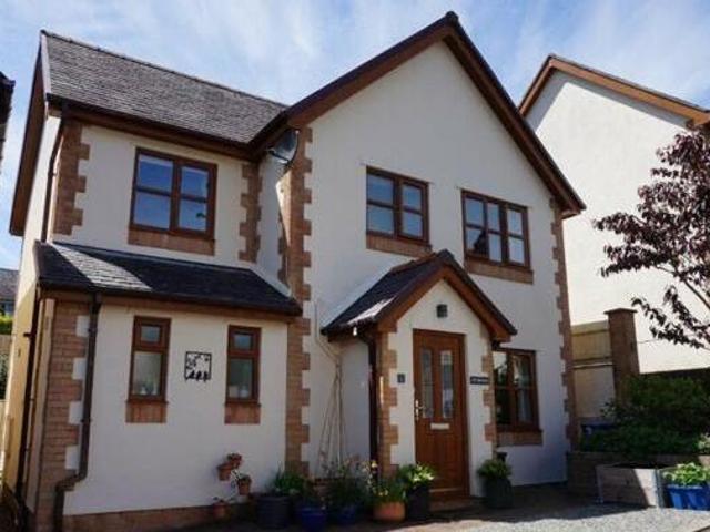 3 Bedroom Detached House For Sale In Llanberis, Caernarfon