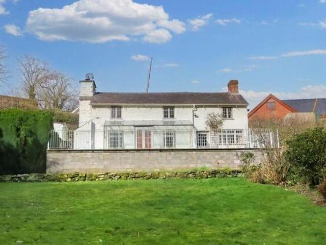 3 Bedroom Detached House For Sale In Llandyssil, Montgomery