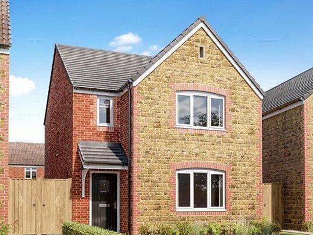 3 Bedroom Detached House For Sale In Lyde Green