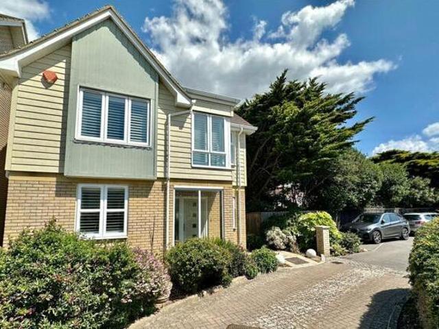 3 Bedroom Detached House For Sale In Lymington, Hampshire