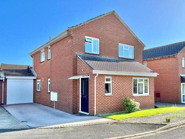 3 Bedroom Detached House For Sale In Lymington, Hampshire