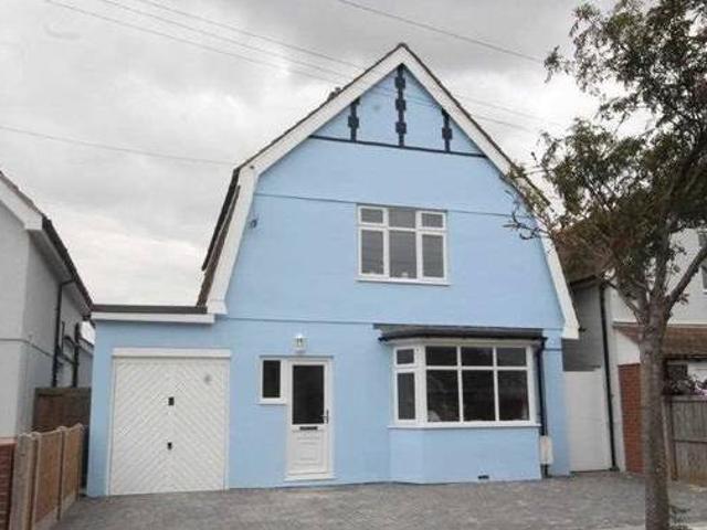 3 bedroom detached house for sale in Lyndhurst Road Holland on Sea CO15