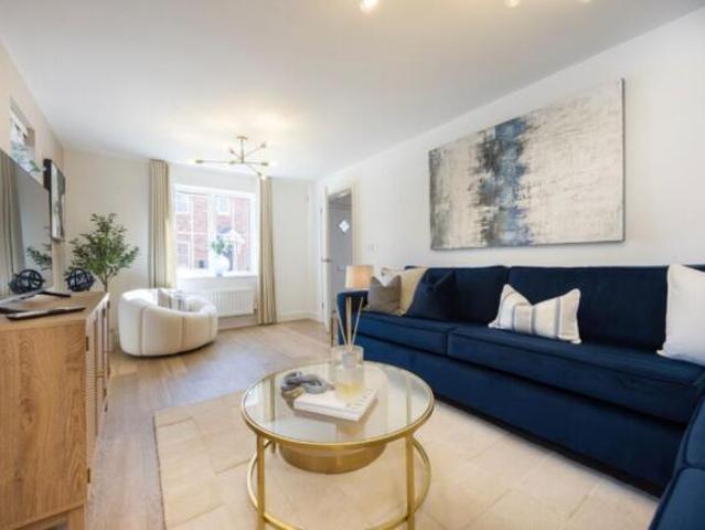 3 bedroom detached house for sale in Mountford Birchwood Road, Birkenshaw, BD11
