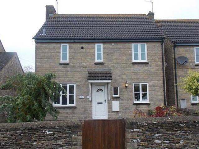 3 bedroom detached house for sale in Morgans Terrace GL7