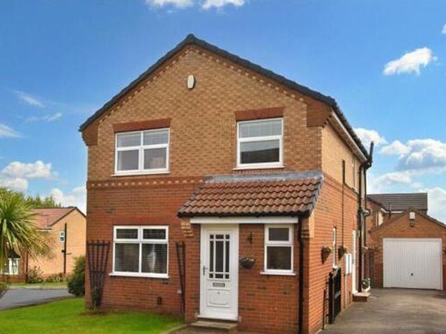 3 Bedroom Detached House For Sale In Morley, Leeds