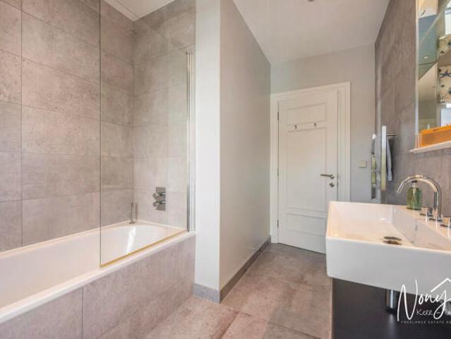 3 bedroom detached house for sale in Morningdale Field, Bereweeke, SO22