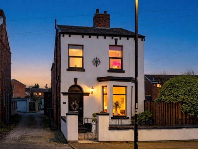 3 bedroom detached house for sale in Moston Lane East, Manchester, M40