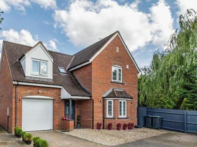 3 Bedroom Detached House For Sale In Maulden, Bedford