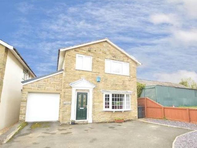 3 bedroom detached house for sale in Main Street North Aberford Leeds LS25