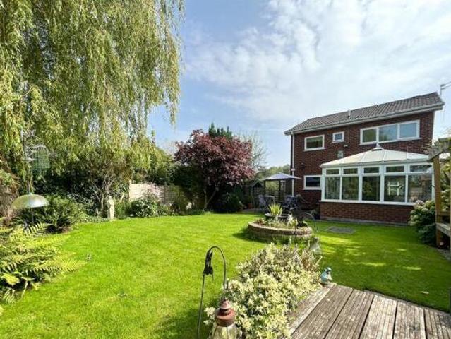 3 Bedroom Detached House For Sale In Manchester, Greater Manchester