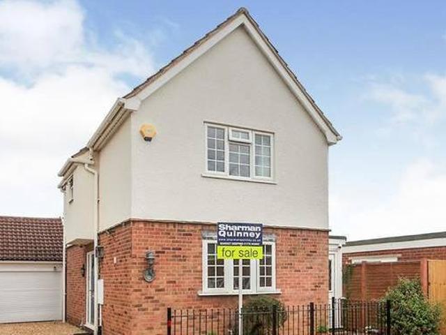 3 bedroom detached house for sale in Manor Close Langtoft Peterborough PE6