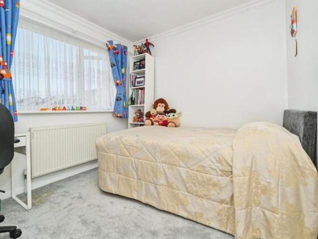3 bedroom detached house for sale in Maplefield, Park Street, St. Albans, AL2