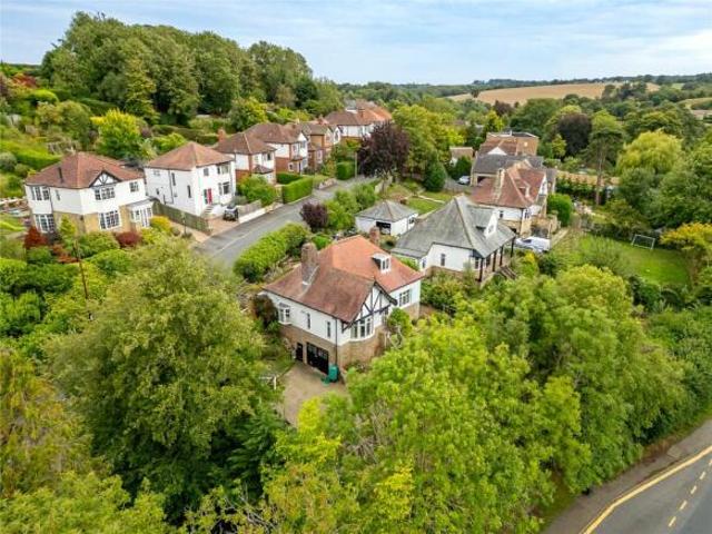 3 bedroom detached house for sale in Margaret Avenue, Bardsey, LS17