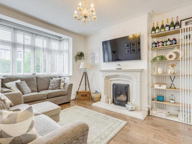 3 bedroom detached house for sale in Marina Close, Southend on sea, SS2