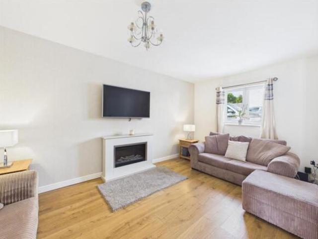 3 bedroom detached house for sale in Marlstone Close, Gloucester, GL4