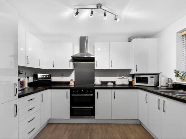 3 bedroom detached house for sale in Marsange Drive, Milton Keynes, MK17