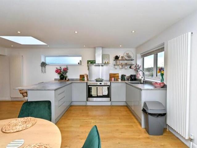 3 bedroom detached house for sale in Meadowlands Avenue, Eastbourne, BN22