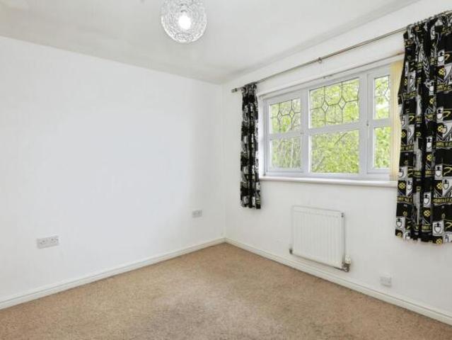 3 bedroom detached house for sale in Meadowsweet Close, Stoke on Trent, ST6