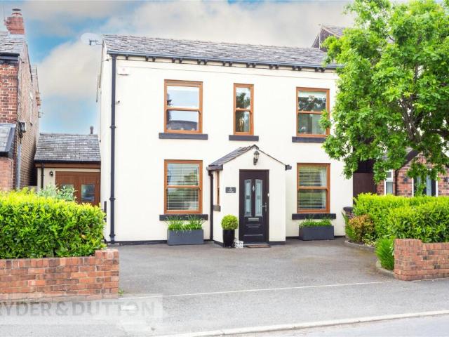3 bedroom detached house for sale in Medlock Road, Woodhouses, Failsworth, Manchester, M35