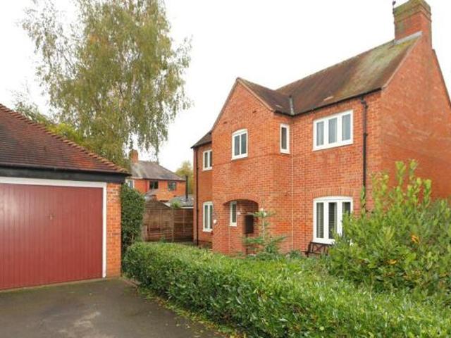 3 Bedroom Detached House For Sale In Melbourne