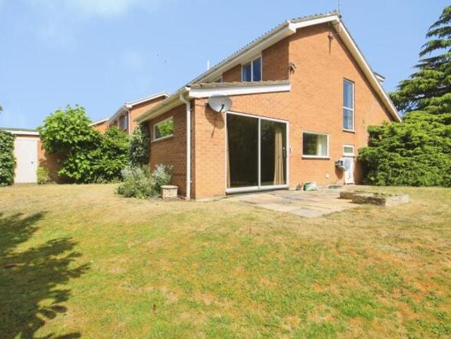 3 bedroom detached house for sale in Melford Close, Peterborough, PE3